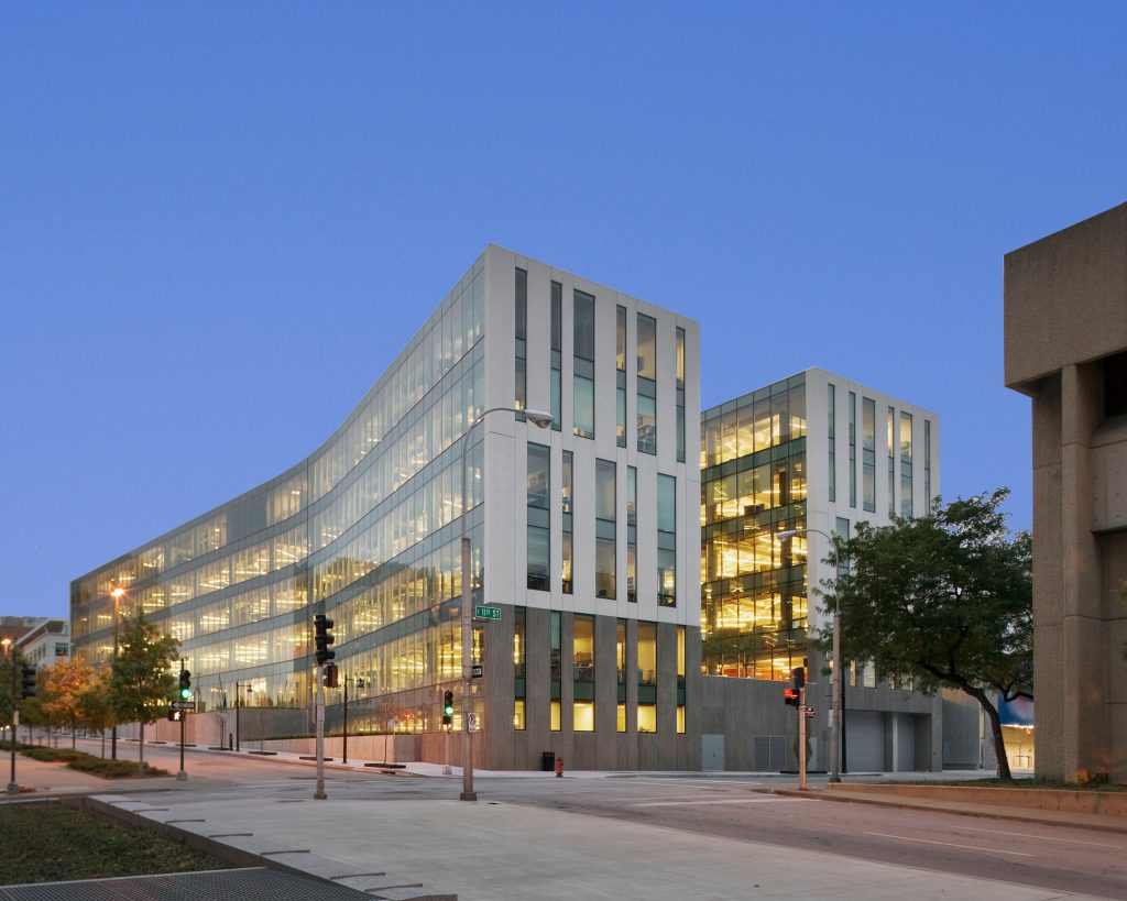 JE Dunn Construction World Headquarters - BNIM